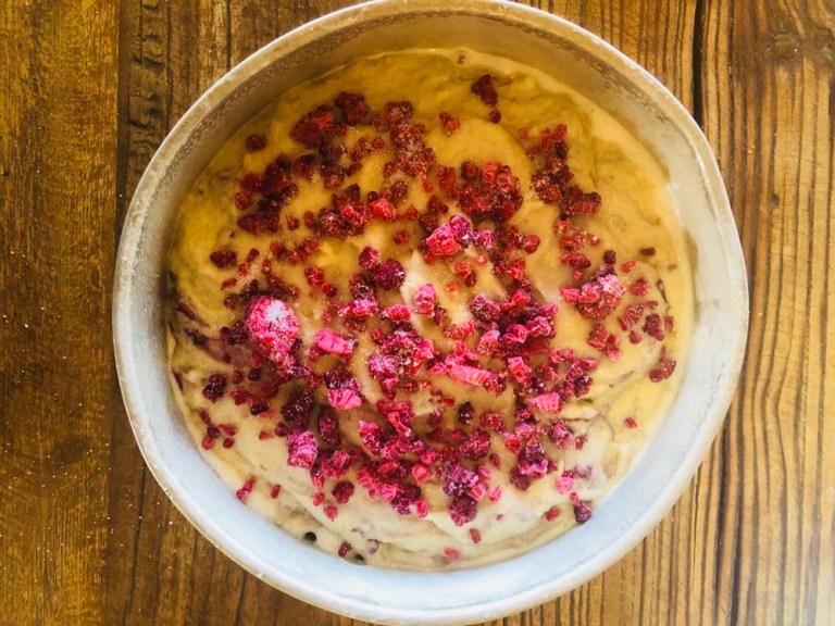 raspberry + banana cake – lo's kitchen
