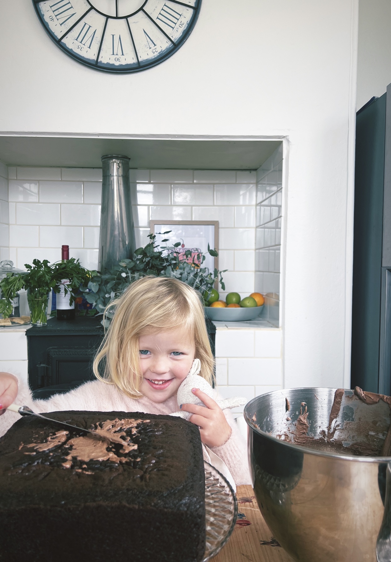 large family chocolate cake – lo's kitchen